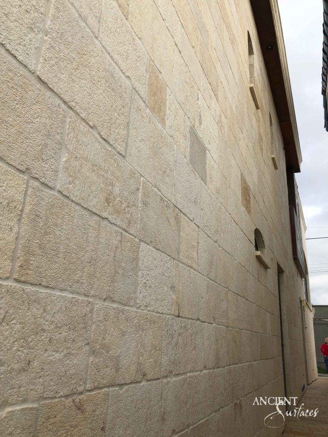 The Art of Elegance: Ancient Surfaces' Wall Cladding for Your Villa