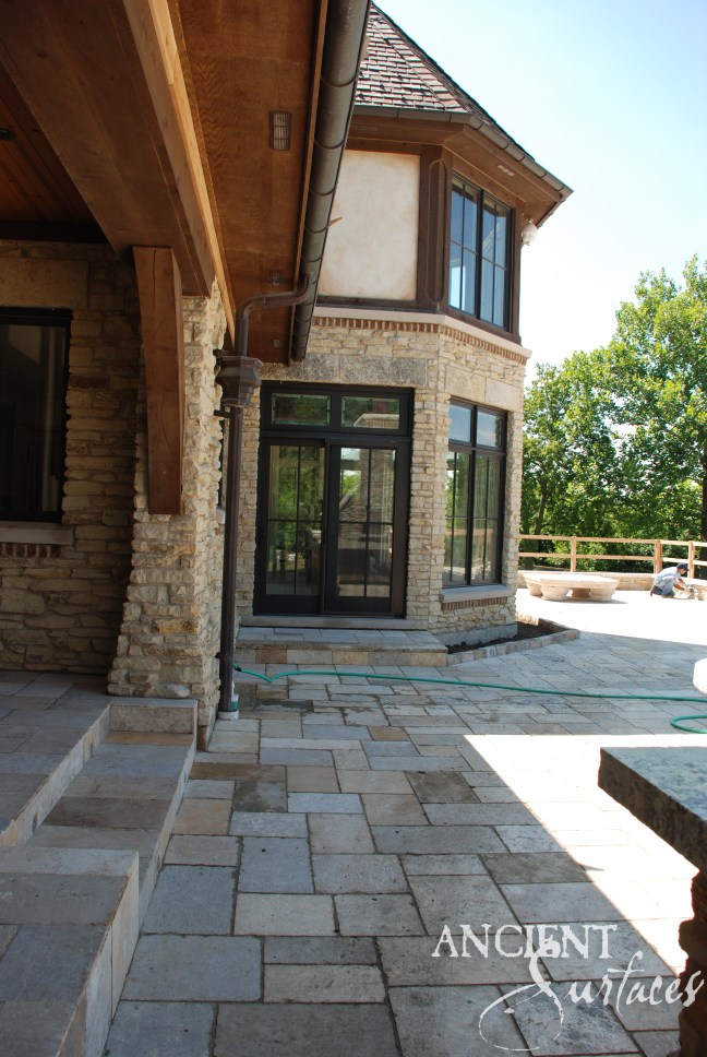 Crafting a Lasting Home: The Character of Reclaimed Stone Wall Cladding